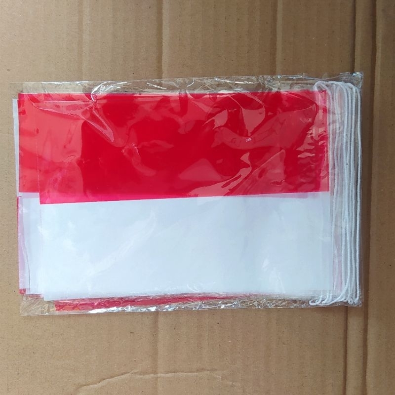 Jual BENDERA MERAH PUTIH PLASTIK DAN PLASTIK OPP ISI 20 LEMBAR DAN 40 LEMBAR PLUS TALI SDH ...