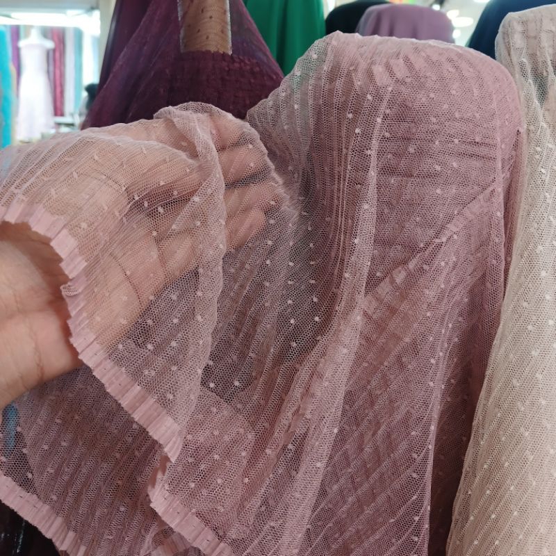 Jual kain tille plisket ,bahan plisketb/kain tille prisket/tille dot ...