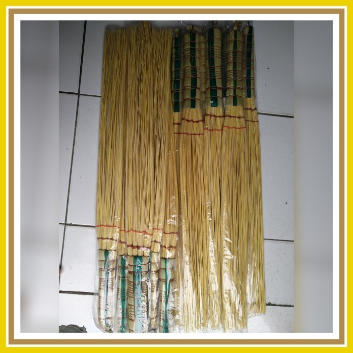 Jual Sapu Lidi kasur putih gagang motif rotan | Shopee Indonesia