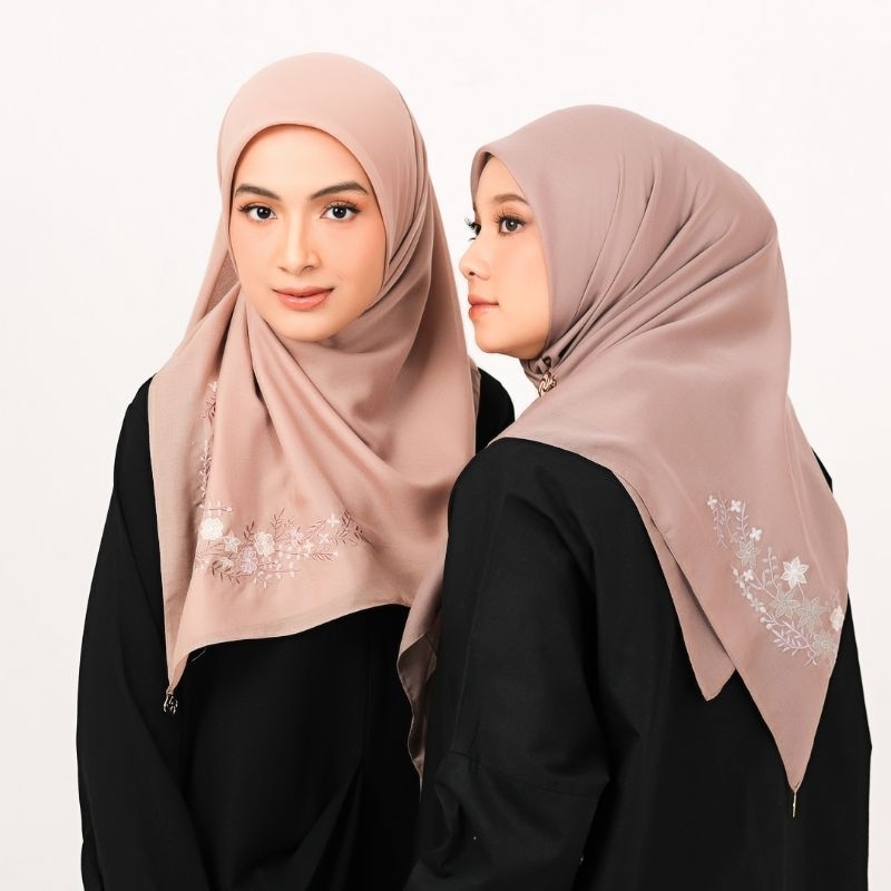 Jual Hijab Polos Segi Empat Deenay Jasmine Series | Shopee Indonesia