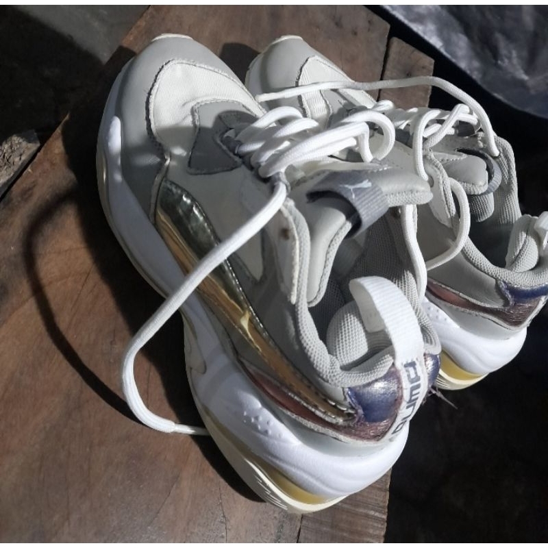 Jual sepatu bekas berkualitas | Shopee Indonesia