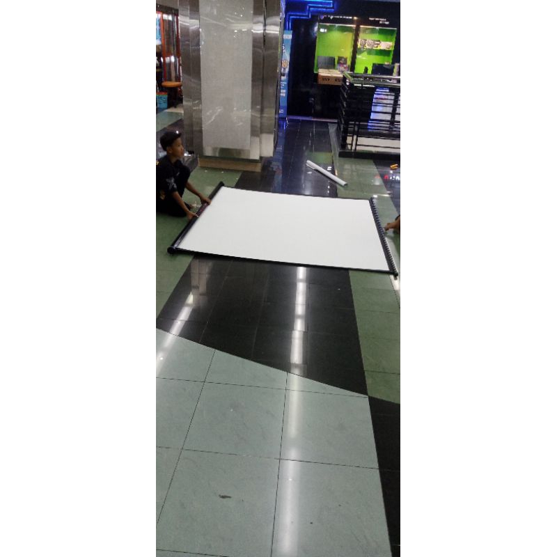 Jual layar proyektor/screen projector 150cm x 150cm kainnya /layarnya ...