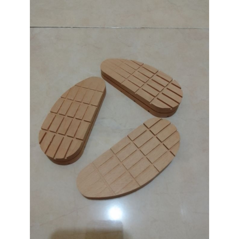 Jual WOODEN BLOCK STANDART KERBL SEPATU KAKI SAPI | Shopee Indonesia