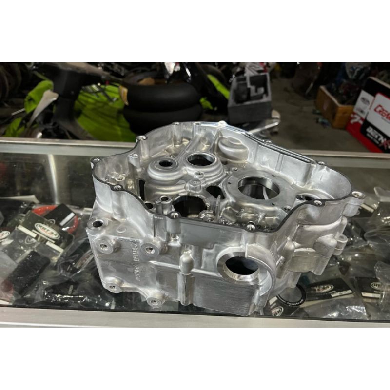 Jual Crankcase Yamaha Mx King baru dan asli Crangkes Mx King WR155 ...