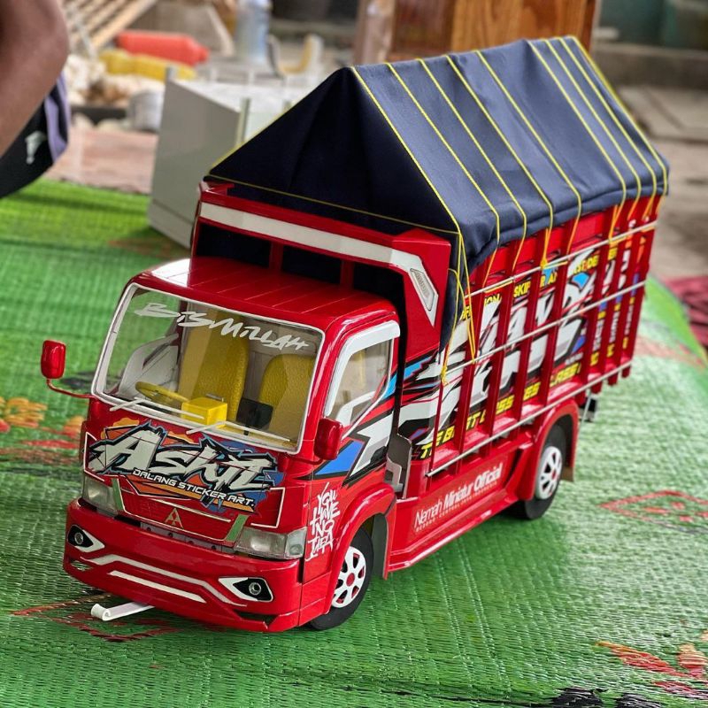 Jual PROMO MURAH MINIATUR TRUK OLENG FULL VARIASI LAMPU BONUS TERPAL ...