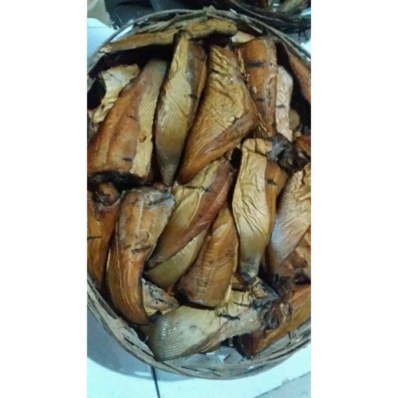 Jual PROMO...... 15 biji (55 000) ikan asap pe (genjong) | Shopee Indonesia