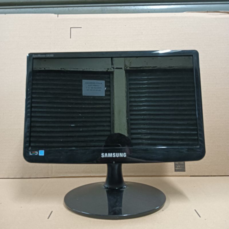 Jual Monitor LED Samsung 16 INCH Wide Screen Like New | Shopee Indonesia