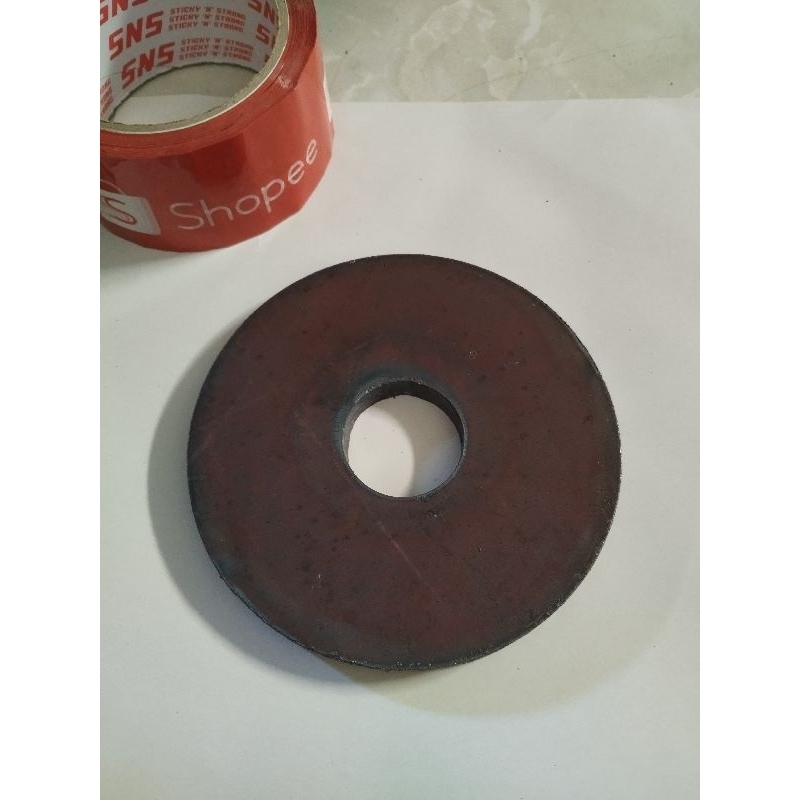 Jual Plat Besi Bulat tebal 10mm Diameter 130mm Lobang 40mm. 1pcs ...
