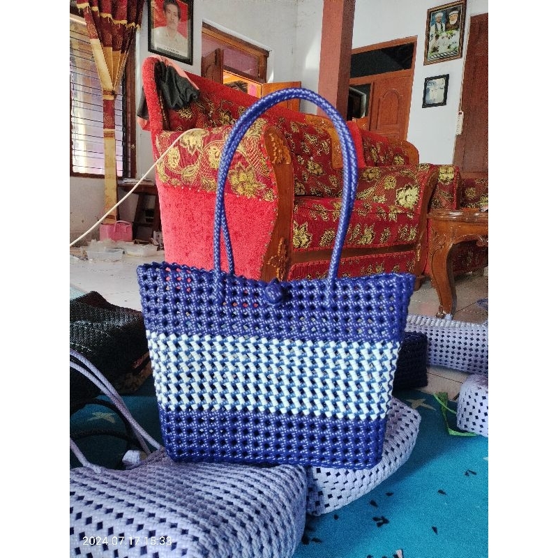 Jual Tas Jali Anyam 2 garis/anyam bunga/Jali jali premium | Shopee ...