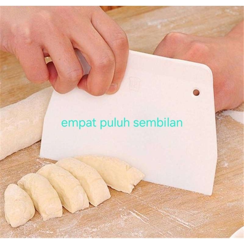 Jual scraper kue jumbo 19 cm tebal - pemoles kue tart - alat meratakan ...