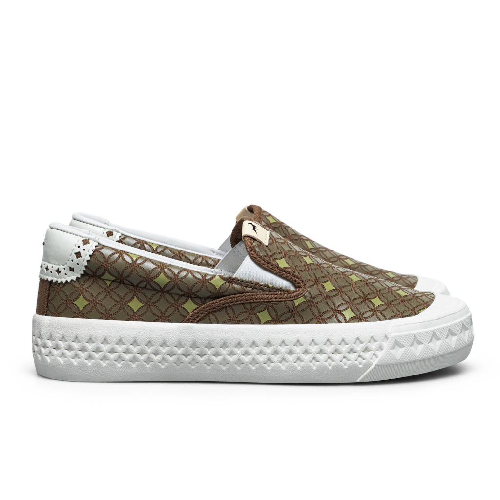 Jual Sepatu Compass Retrograde Slip On Kawung Camel | Shopee Indonesia