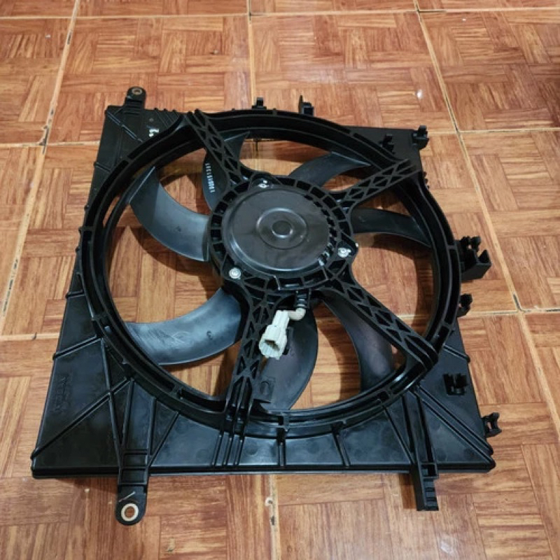 Jual Motor fan assy shroud fan komplit nissan march matic asli | Shopee ...