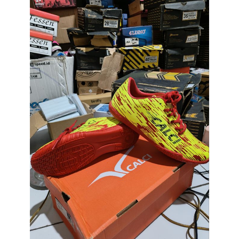 Jual SEPATU FUTSAL MURAH CALCI MAGMA 100% cuci gudang | Shopee Indonesia