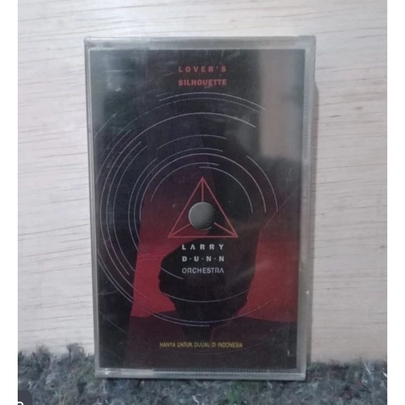 Jual Kaset Pita Lover's Silhouette - Larry Dunn Kondisi Segel | Shopee Indonesia