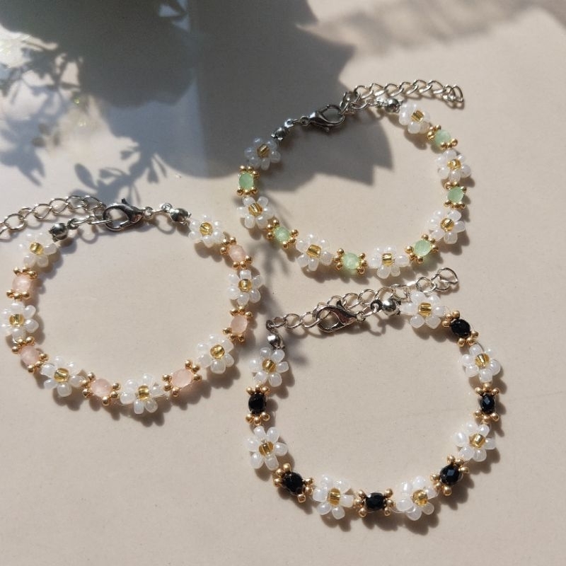 Jual Gelang Manik - Manik Bunga Daisy / Daisy Beads Bracelet ...
