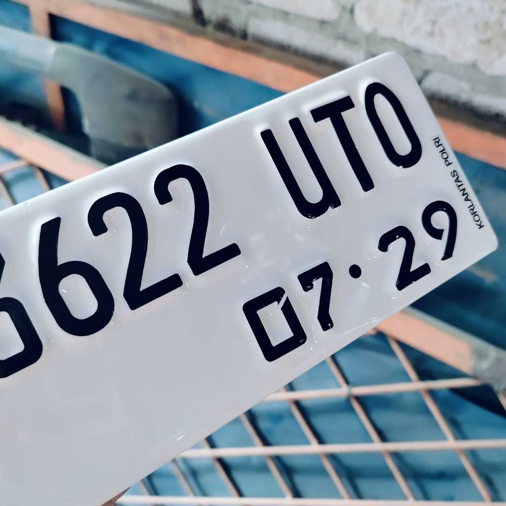 Jual BUAT BARU CETAK ANGKA PLAT MOTOR PUTIH LIPAT TERBARU PLAT BAUT ...