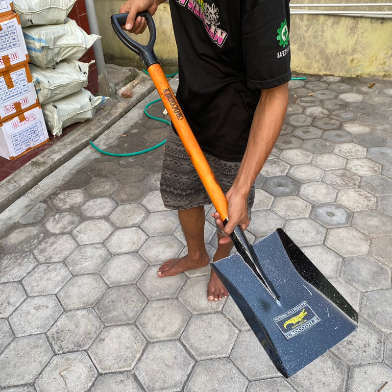 Jual Sekop Besar cap Buaya crocodile Sekop proyek Bangunan sekop pasir ...