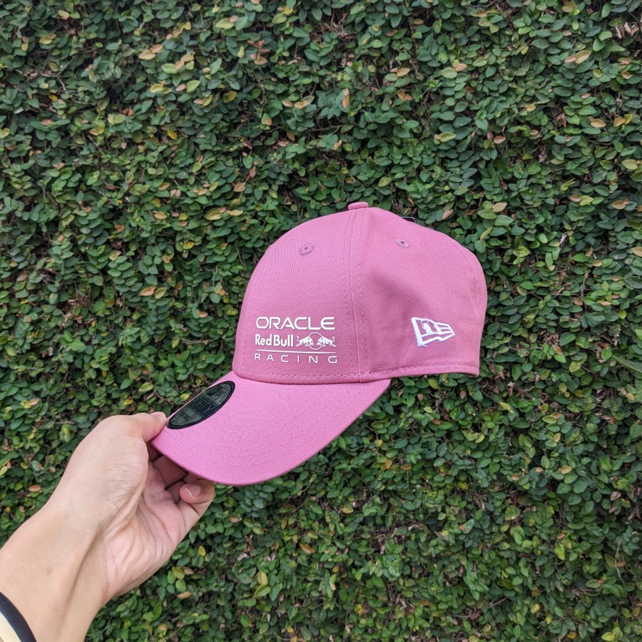 Jual Topi F1 Red Bull original New Era 9FORTY casual pink formula 1 cap ...
