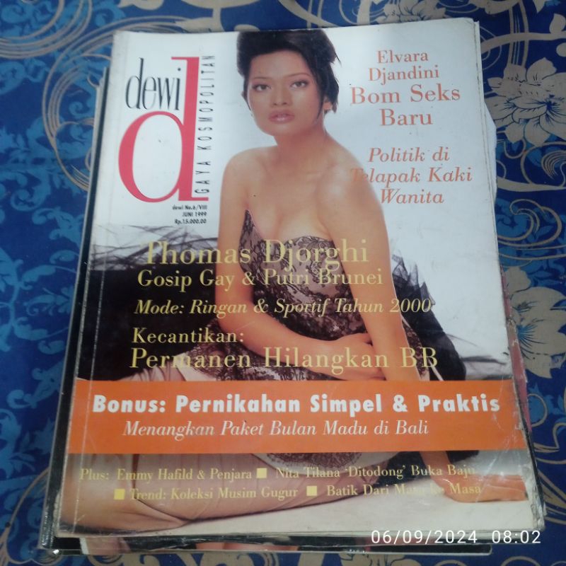 Jual majalah Dewi tahun 2000an mode dan desain baju paket 2 | Shopee Indonesia