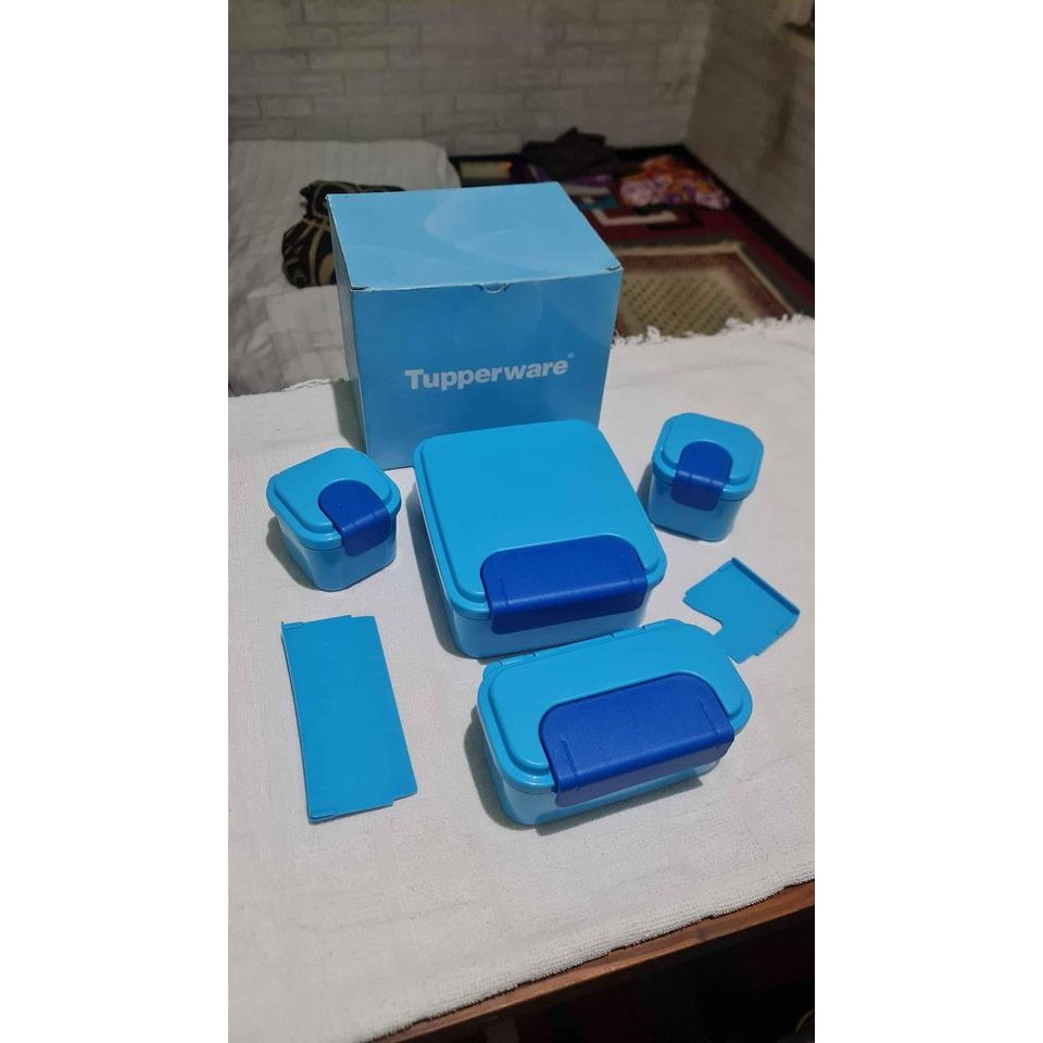 Jual Tupperware klik klak set Biru Lunch box New | Shopee Indonesia