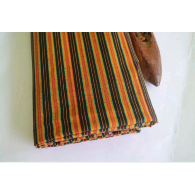 Jual Kain Lurik Hitam Mustard Tenun ATBM | Shopee Indonesia