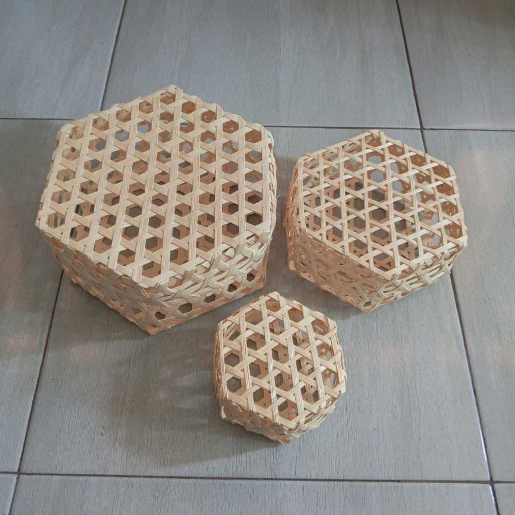 Jual keranjang bambu anyaman hexagonal besek bambu segi enam | Shopee ...