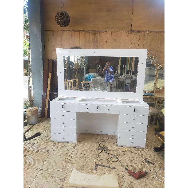 Jual MEJA RIAS MINIMALIS PUTIH CAT DUCO ADA LAMPU KACA/ MEJA RIAS ...