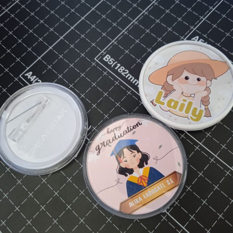 Jual Pin akrilik | Pin insert paper | Pin custom | souvenir pin ...