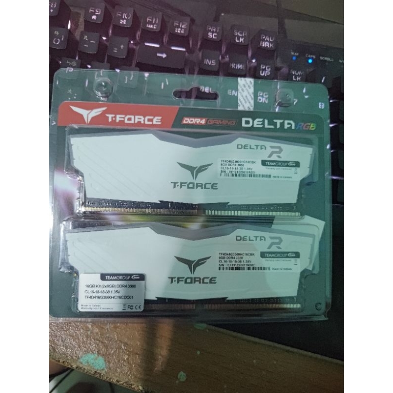 Jual RAM DDR4 16 GB TFORCE WHITE RGB SYN | Shopee Indonesia