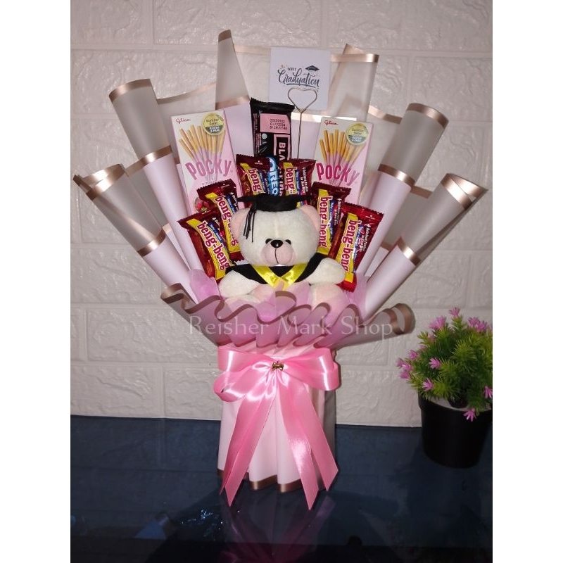 Jual Buket Snack + boneka - Buket Birthday / Wisuda / Graduation ...