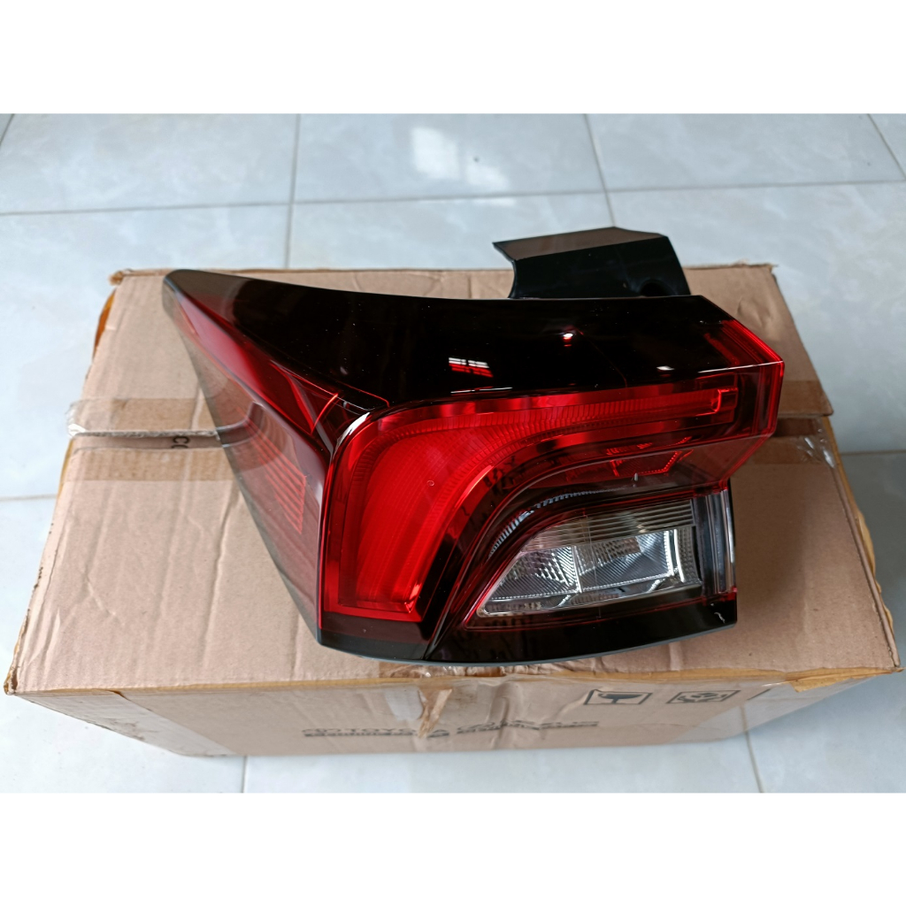 Jual Lampu stop Avanza Xenia 2022-2023 Original Lampu Belakang Rem ...