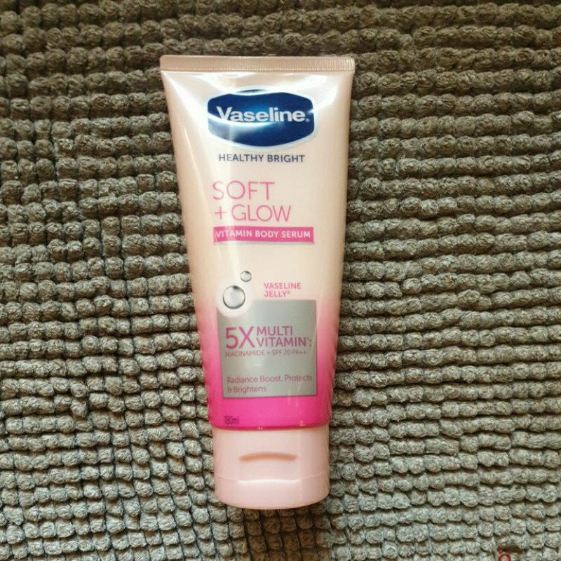 Jual Vaseline Soft Glow Vitamin Body Serum 180ml | Shopee Indonesia