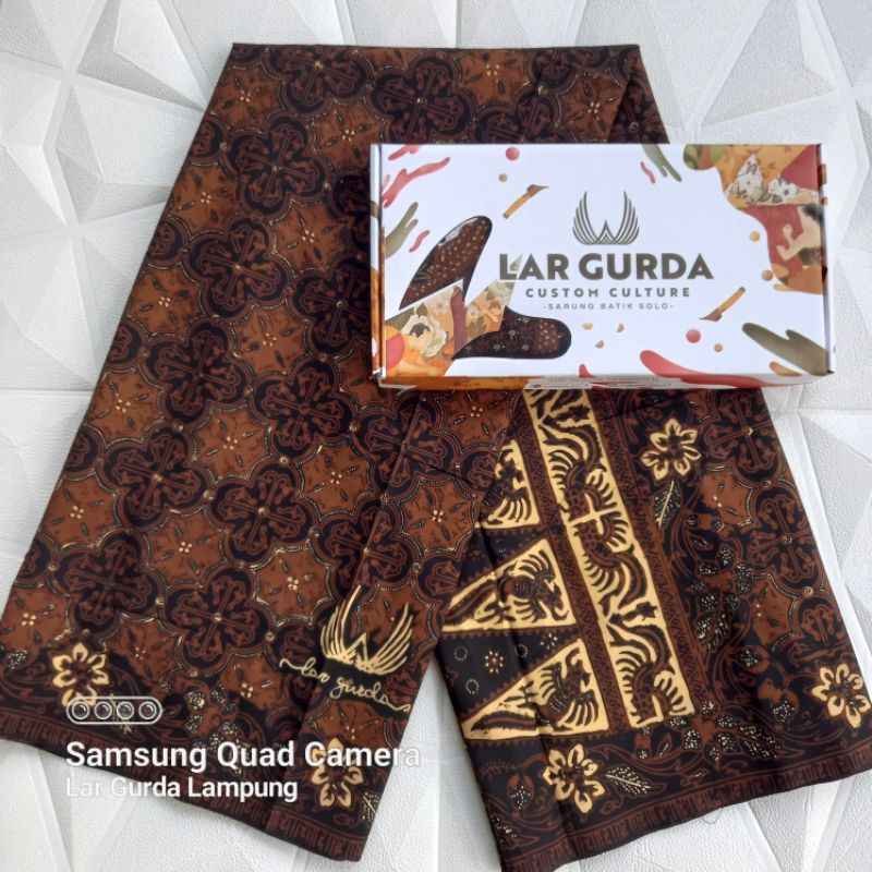 Jual Sarung Batik Lar Gurda Seri Kesikan | Shopee Indonesia