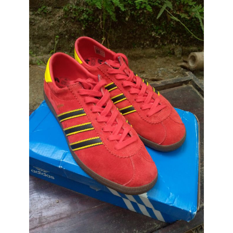 Jual SEPATU SUPER RED | Shopee Indonesia