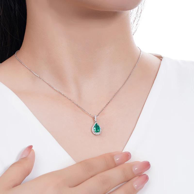 Jual Kalung Titanium Wanita Liontin Berlian Emerald Kristal hijau ...