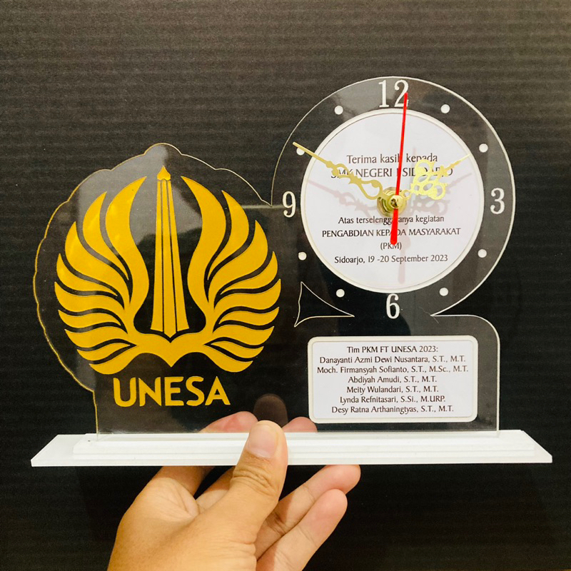 Jual Vandel Plakat Custom Logo UNESA Jam Duduk Custom Bonus Box Kado ...