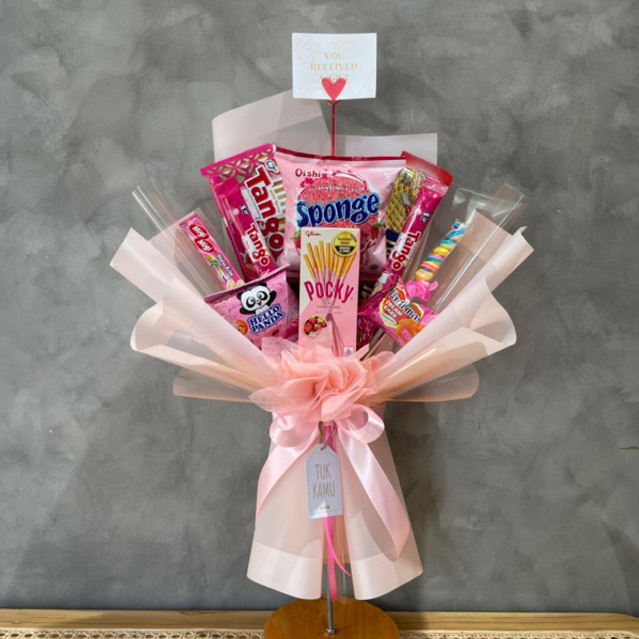 Jual Pink n White Snack Bouquet - BUCKET SNACK MURAH / BUKET SNACK ...