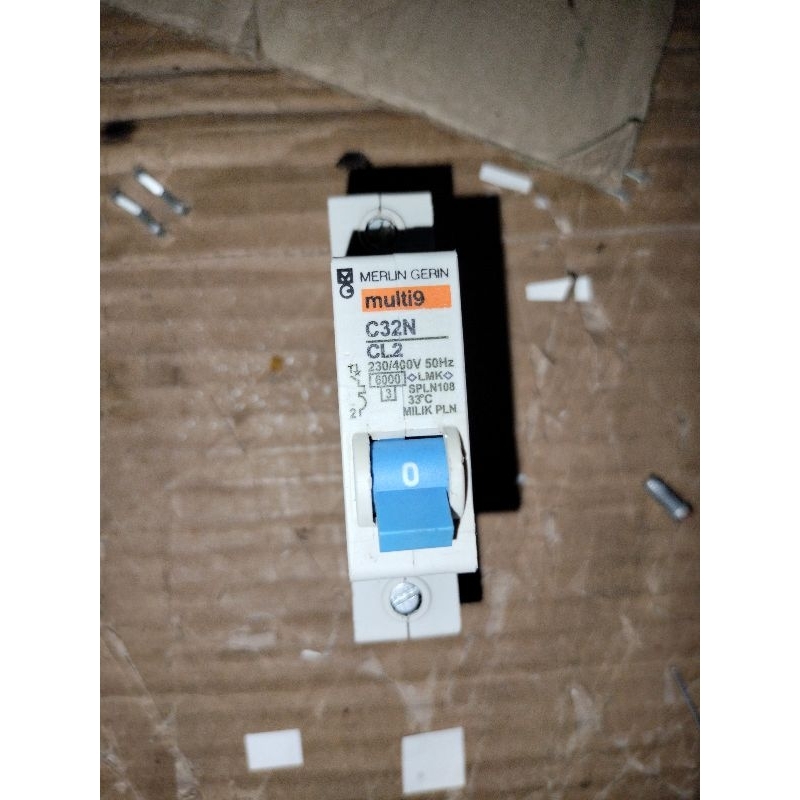 Jual MCB PLN MERLIN GERIN 2A 4A BEKAS MORAH | Shopee Indonesia