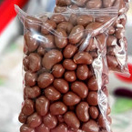 Jual Coklat delfi mede / coklat isi kacang mede 250 gram / coklat mede ...