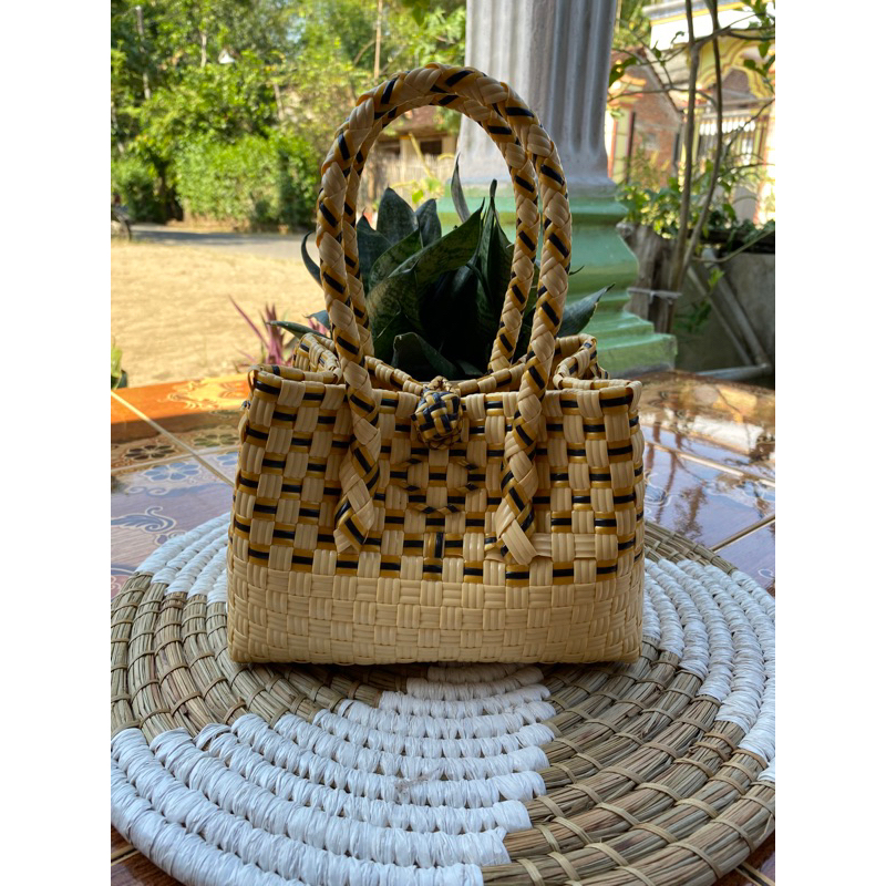 Jual Tas anyam jaly size xs mini by.istana anyaman | Shopee Indonesia