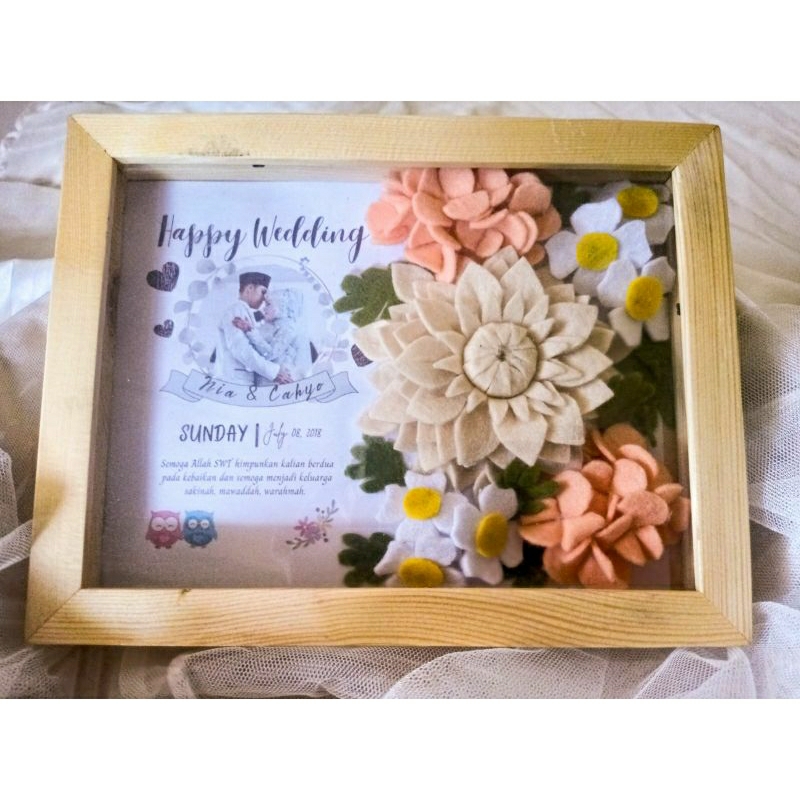 Jual FRAME FOTO DESAIN ESTETIK BINGKAI KADO HADIAH PERNIKAHAN WISUDA ...