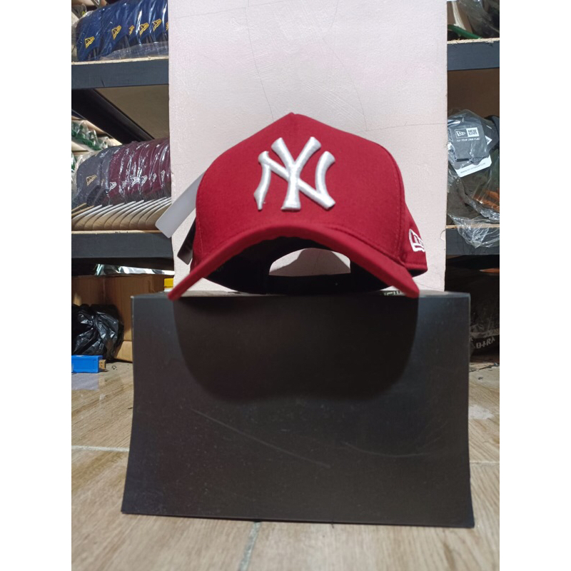 Jual Topi Premium Pria Wanita Bahan Merah Maroonn Logo | Shopee Indonesia