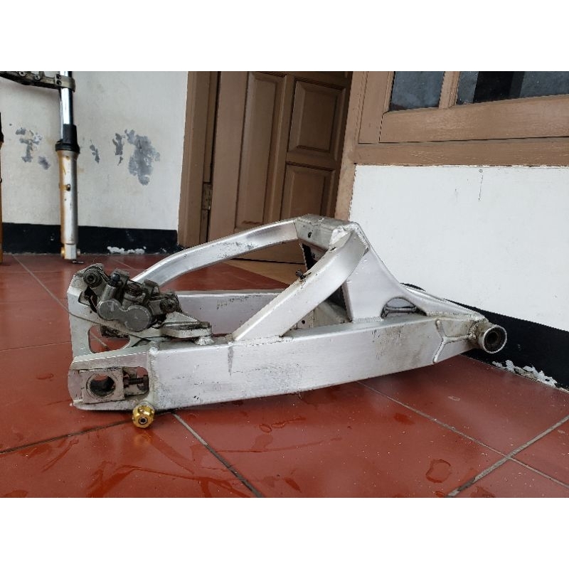 Jual swingarm swing arm yamaha R6 600cc | Shopee Indonesia