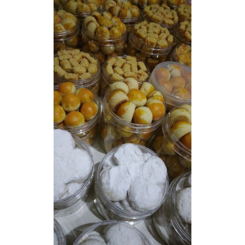 Jual Kue Kering serba 45 rb uk toples 600 ml | Shopee Indonesia