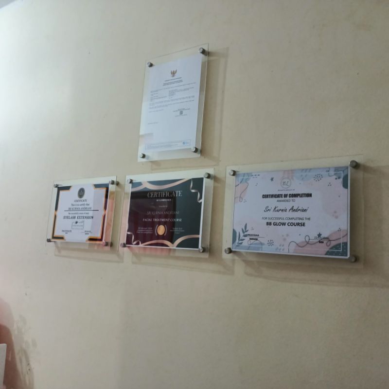 Jual Frame Akrilik A4 2mm (2 pcs akrilik+4 pen)| Frame akrilik termurah ...