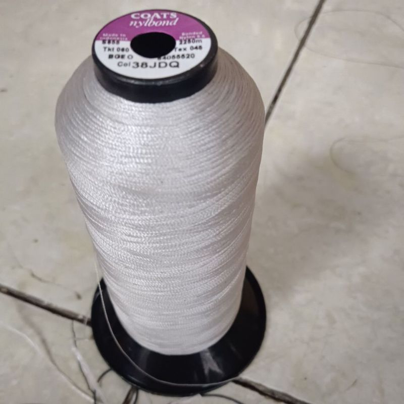 Jual Benang nylon / nilon sunjin atau coats ukuran M60, tkt 60 , 210d/2 ...