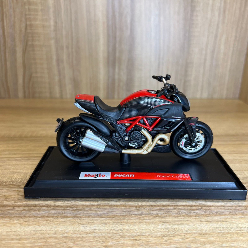 Jual DIECAST Miniatur motor DUCATI DIAVEL CARBON skala 1:18 | Shopee ...