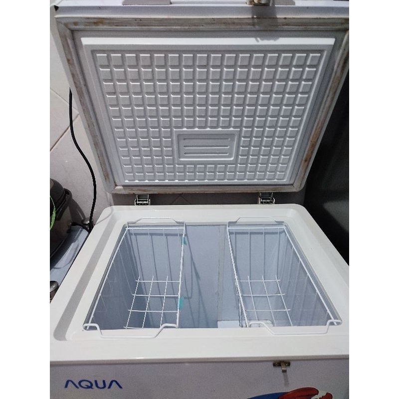 Jual AQUA CHEST FREEZER BOX PENDINGIN 100LITER | Shopee Indonesia