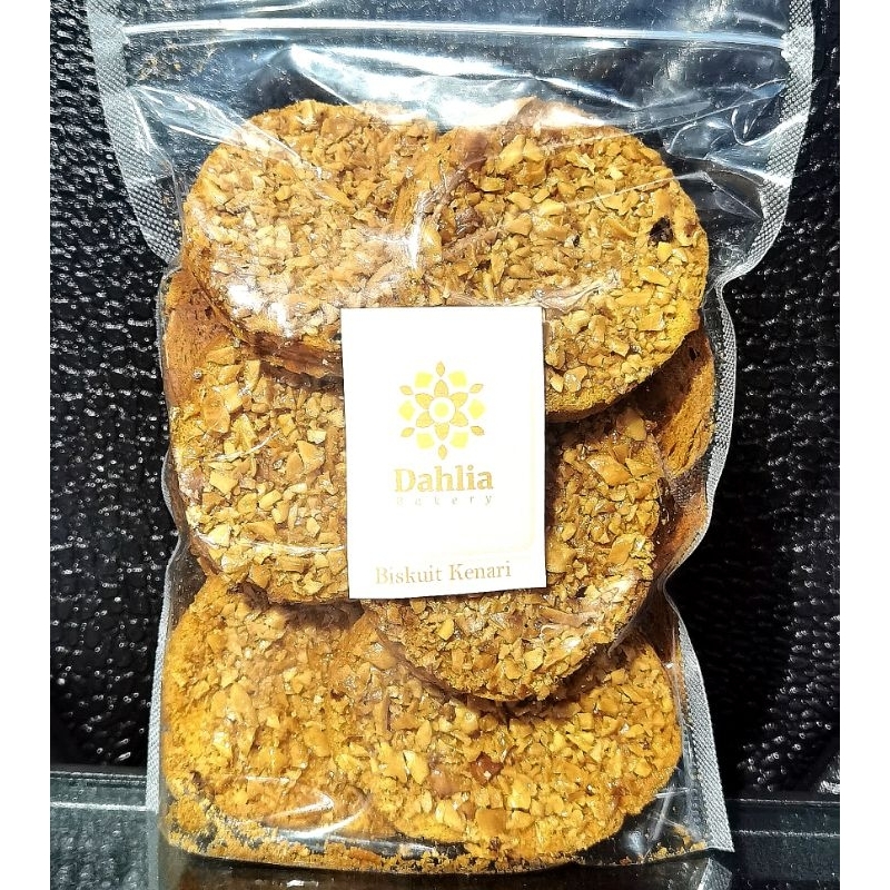 Jual Biskuit roti kenari khas Maluku seram | Shopee Indonesia
