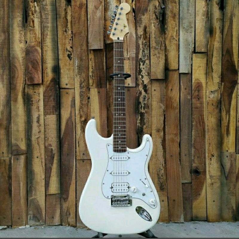 Jual Gitar Elektrik Killer Bee - 21HS Vintage White by DAS9 ( Electric ...